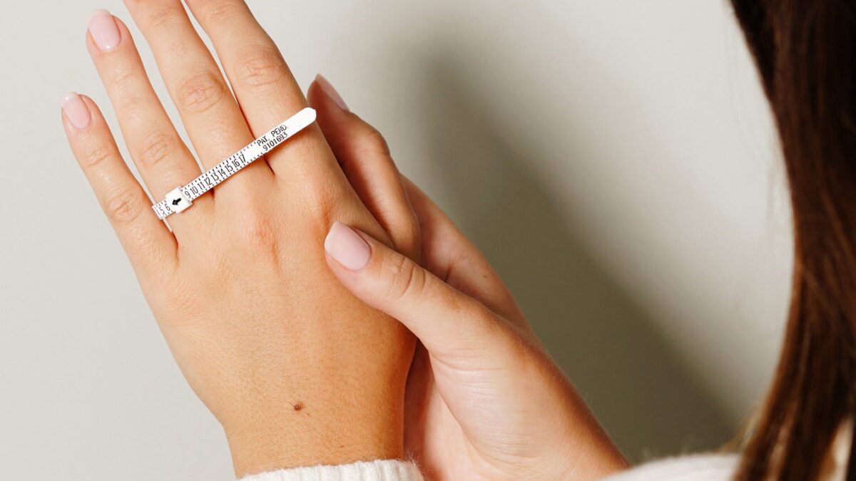 Find the Perfect Fit: All You Need to Know About Women’s Wedding Ring ...